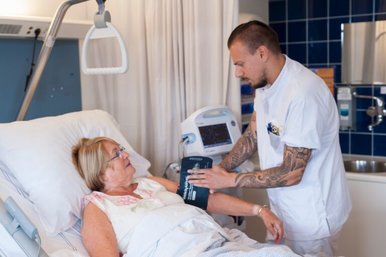 Bloeddruk, temperatuur, hartslag: Vilans protocollen aangepast