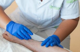8 vragen over het prikken van een infuus - Nursing.nl | Nursing voor ...