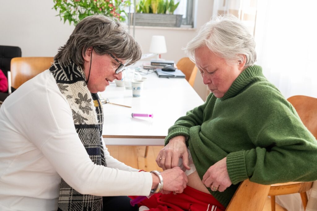 Verpleegkundige én mantelzorger: dit kan je werkgever betekenen